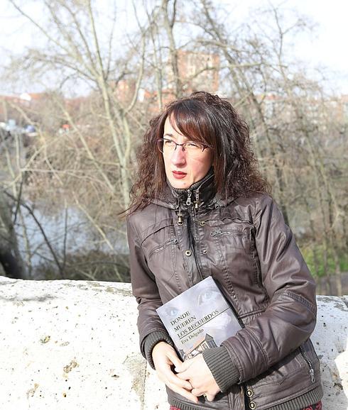 Eva Delgado mezcla historia y violencia de género en su segunda novela ...