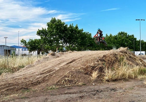 Inaugurado el circuito de motocross que se ha creado en la ciudad ...