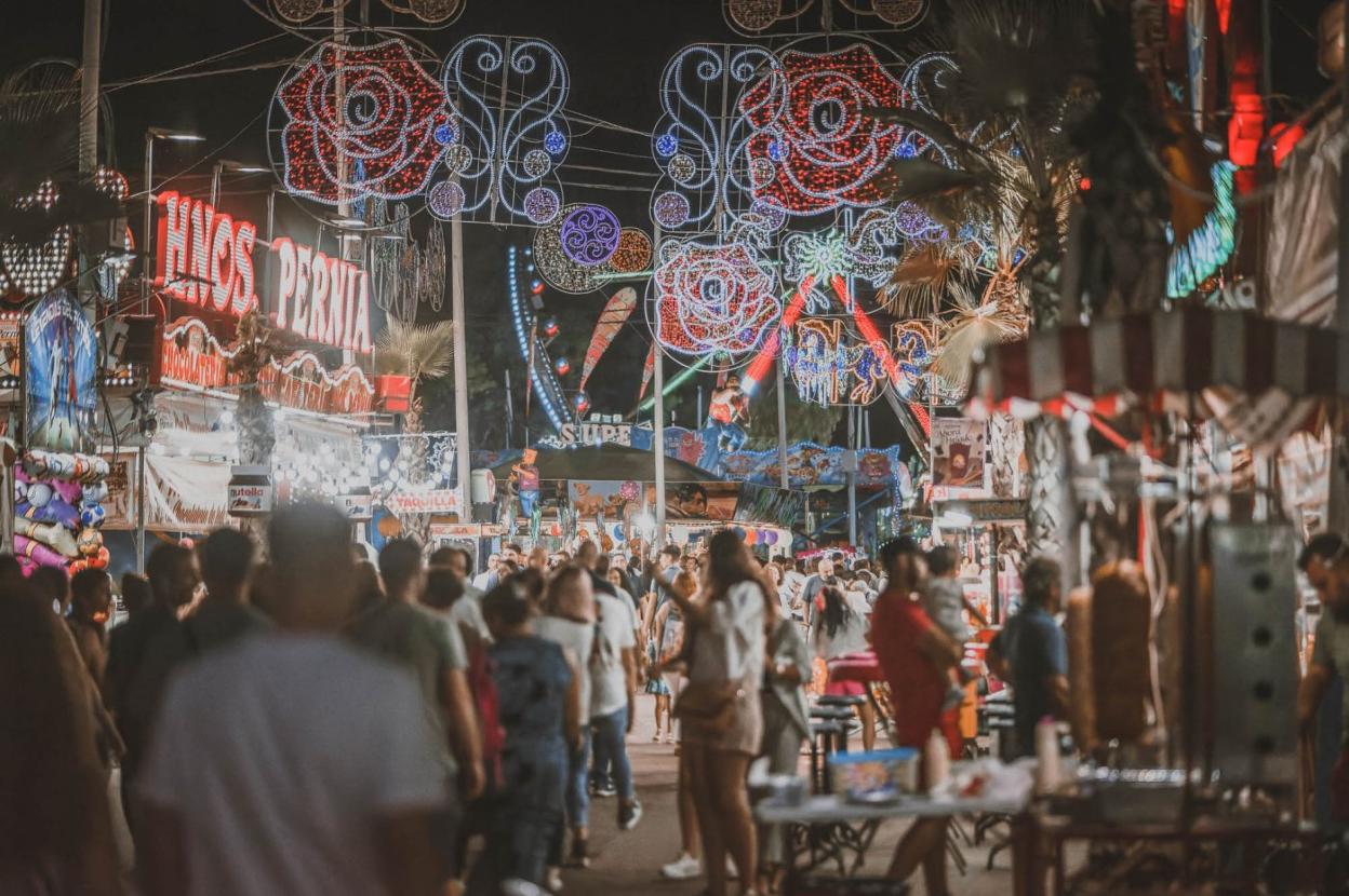 La Feria de día de Mérida comienza lenta, pero el recinto se llena al ...