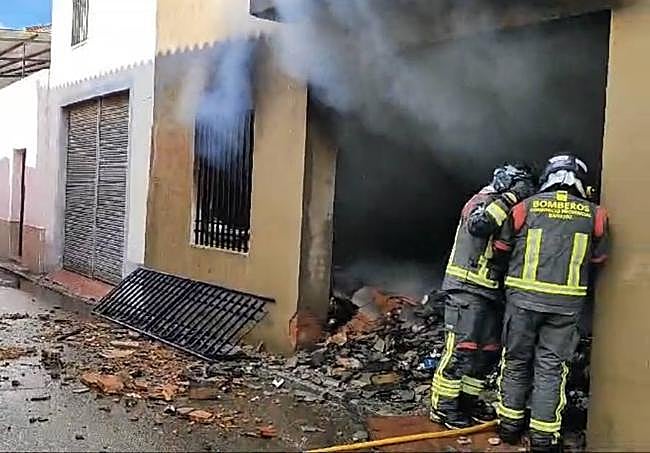 Muere una mujer y su hermana sigue desaparecida en un incendio en ...