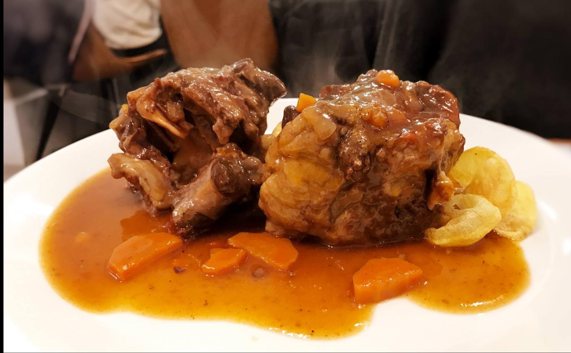 Un gran rabo de toro en Casa Maila | Hoy