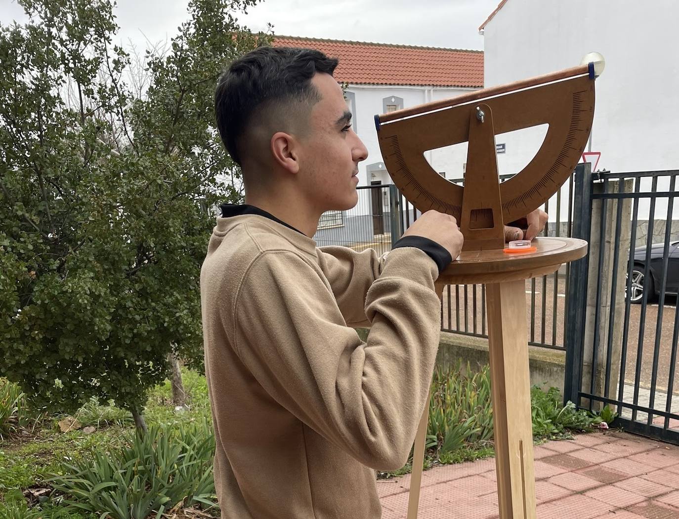 El departamento de madera y mueble del instituto hace una dioptra ...