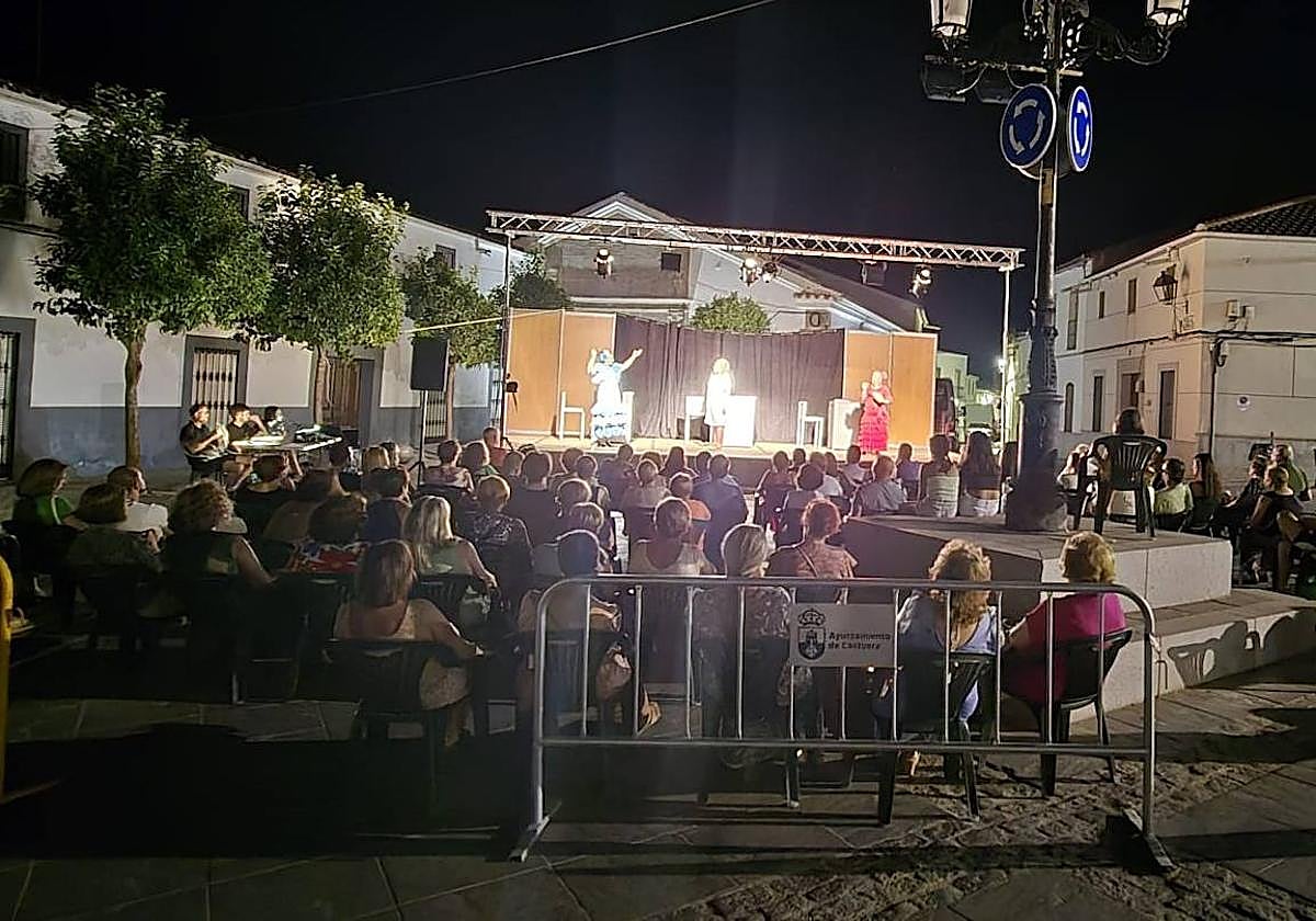 Batilo Teatro presentó en Castuera con éxito la comedia 'La calle del ...