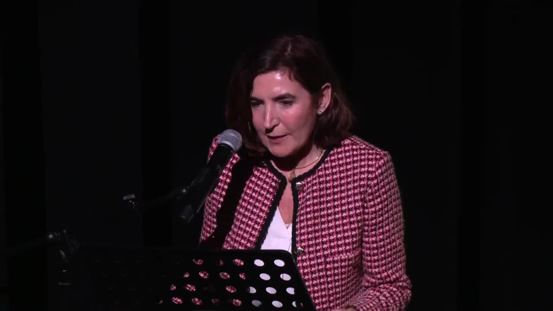 Rocío Blanco entrega a Eva Serrano, de Calvin Klein, el VII Premio ...
