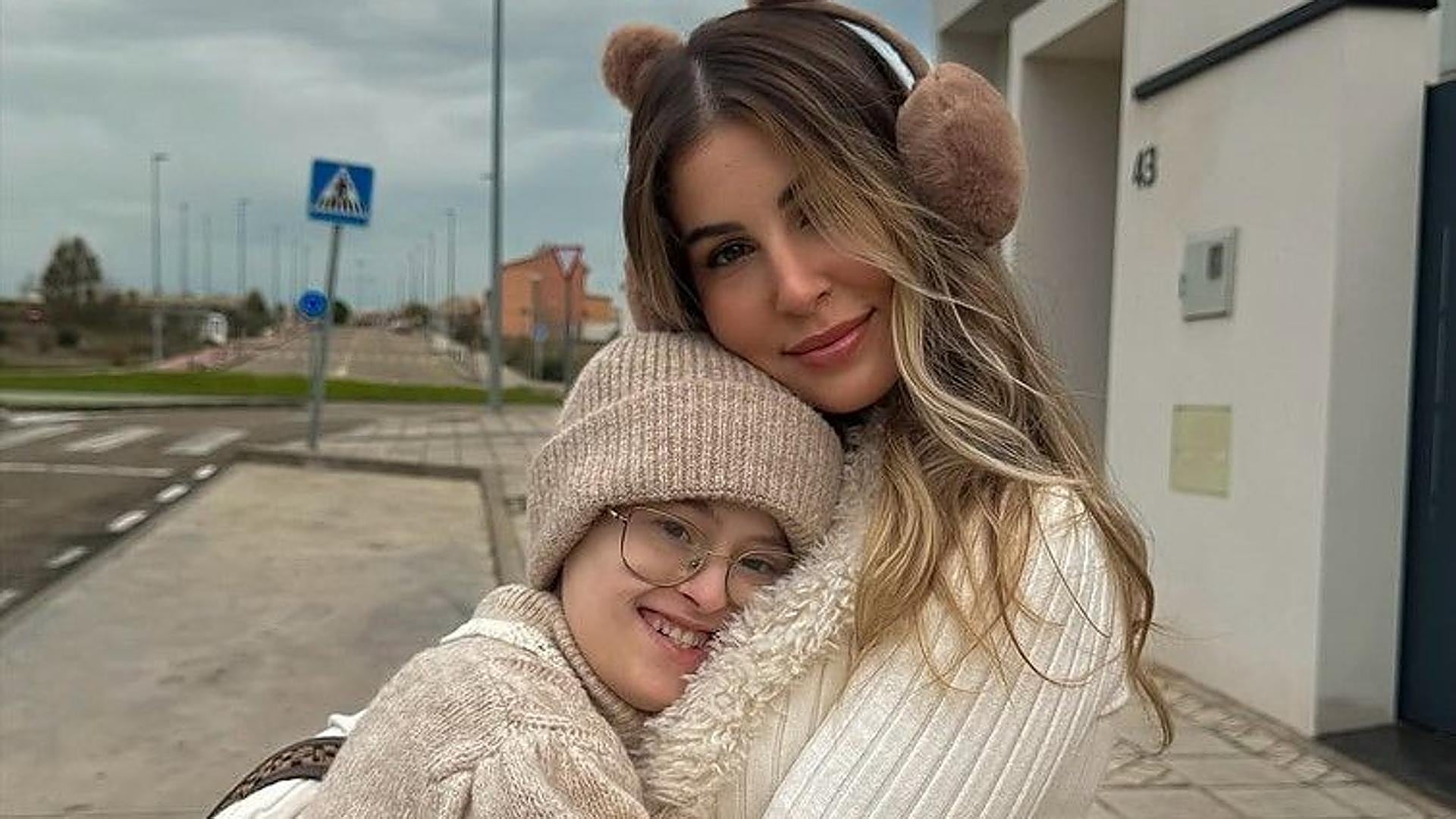 Sara Cisneros vuelve a las redes con un emotivo de vídeo tras la muerte de su hermana | Hoy