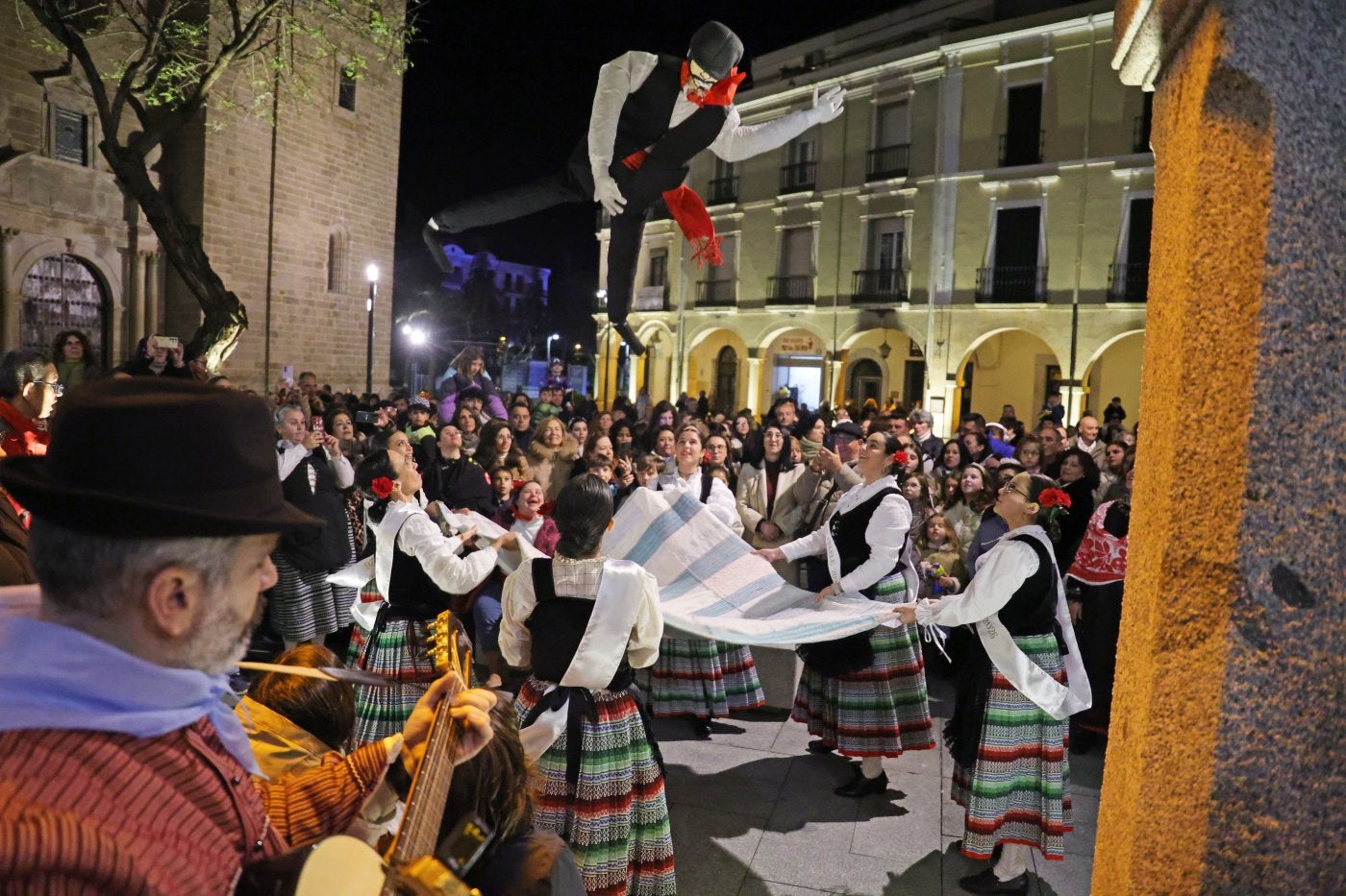 El Carnaval de Villanueva de la Serena termina con el tradicional ...