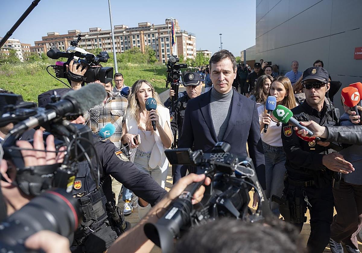 Sigue el inicio del juicio del caso Azagra contra David Sánchez y ...