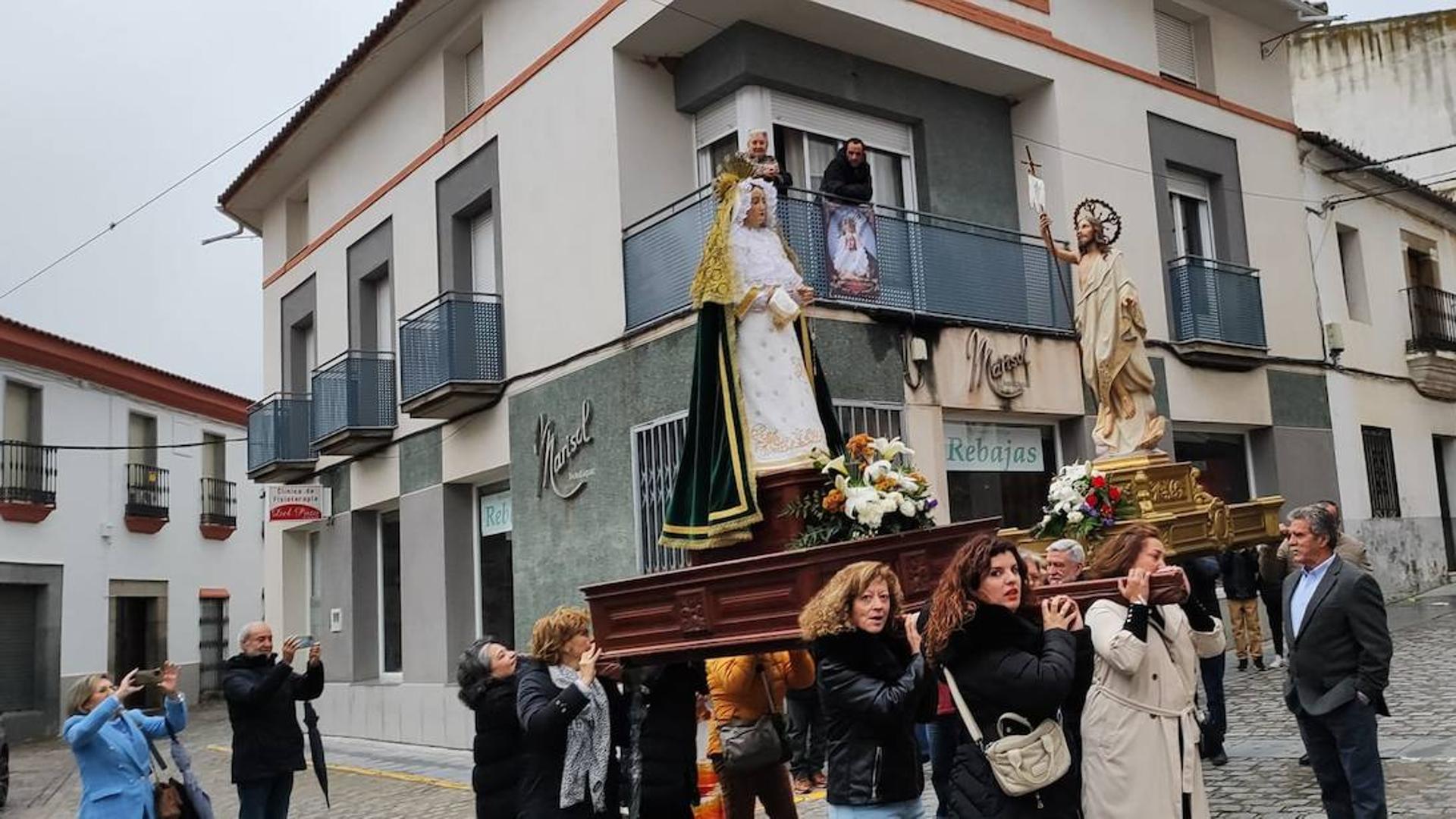 Zalamea despide la Semana Santa con la procesión del Encuentro | Hoy