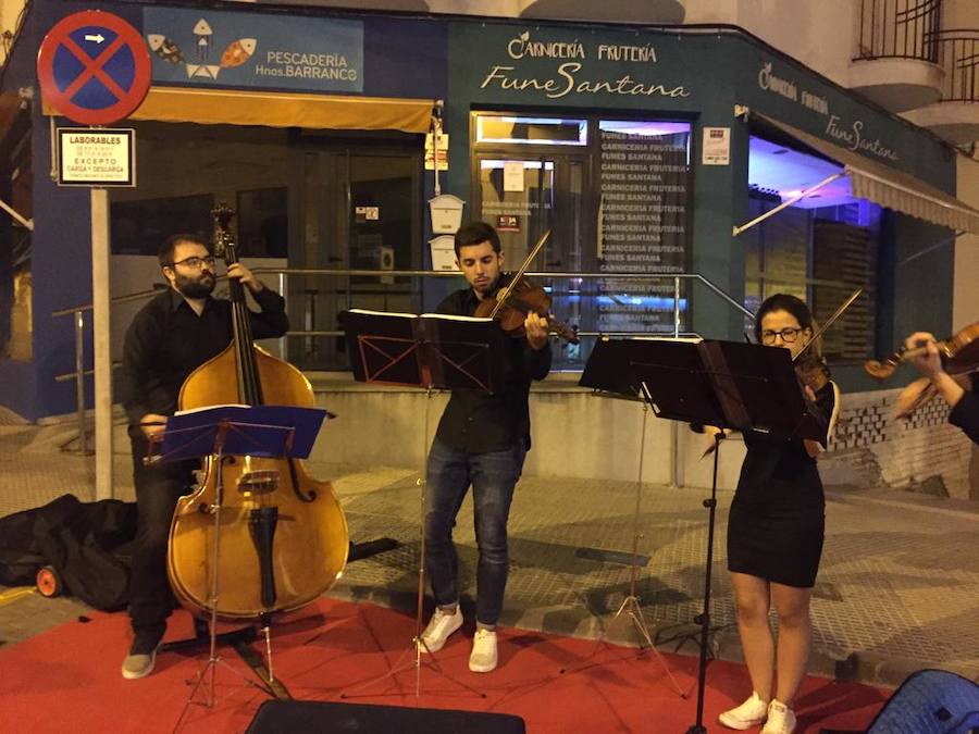 Fotos: Loja se vuelca con su IV 'Noche en blanco' | Ideal