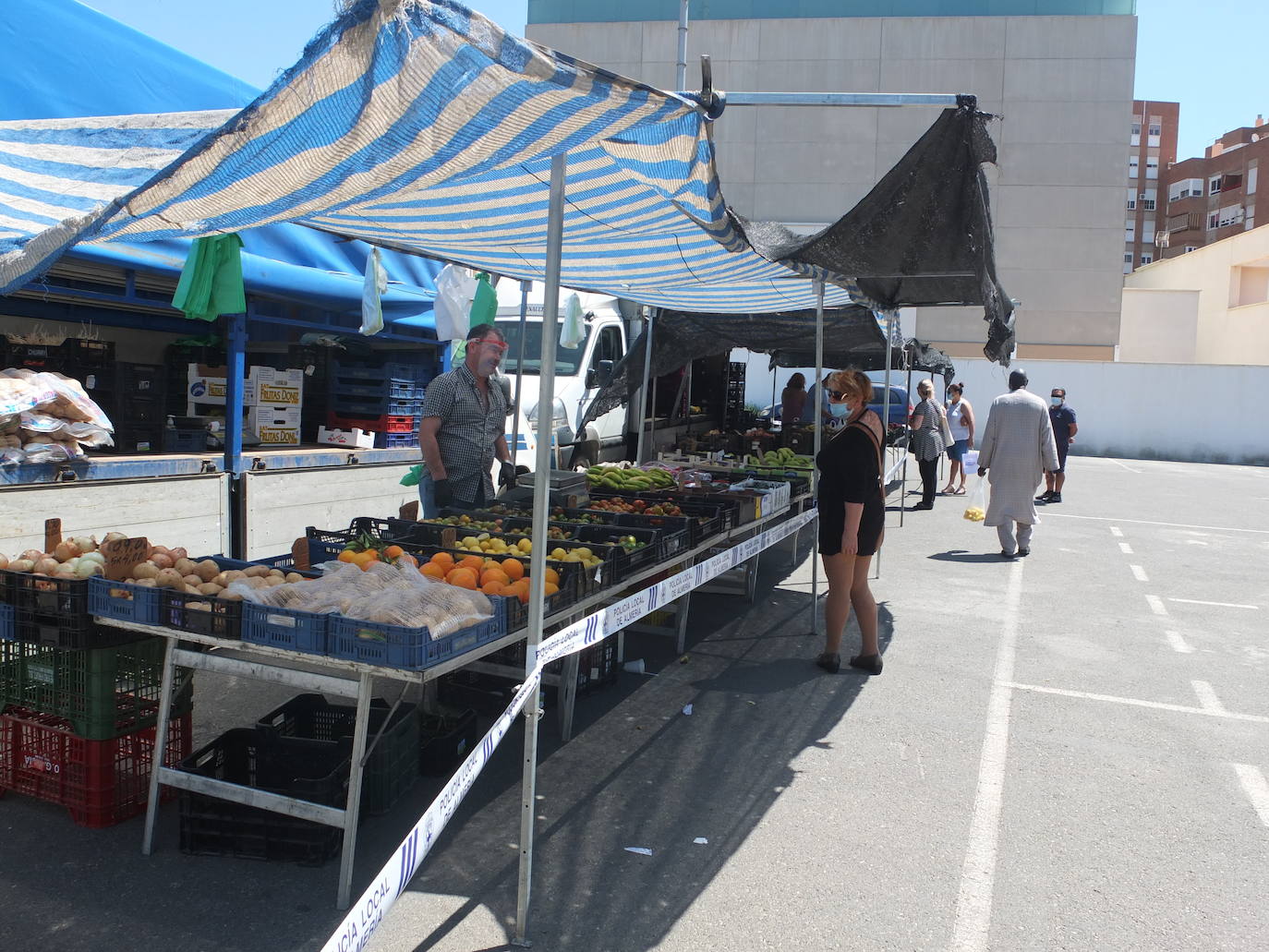 Fotos: Así ha sido la vuelta de los mercadillos en la capital | Ideal
