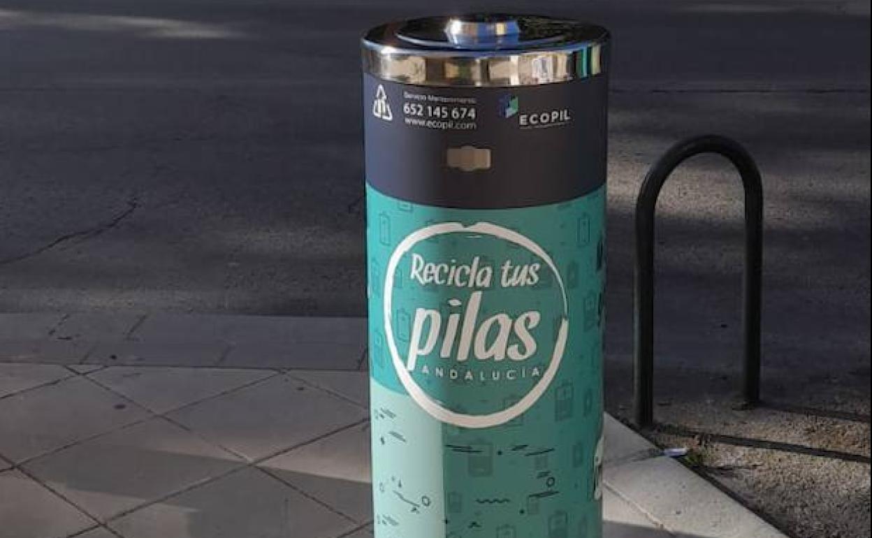 Instalan nuevos contenedores para recoger pilas en las calles de Jaén ...
