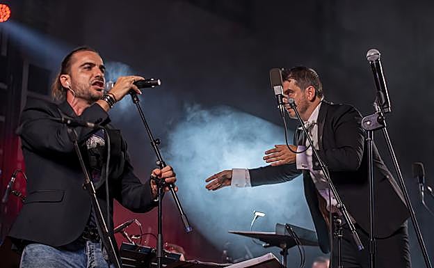 Feria de Almería 2022 | La banda municipal hace sentir el ritmo del pop ...