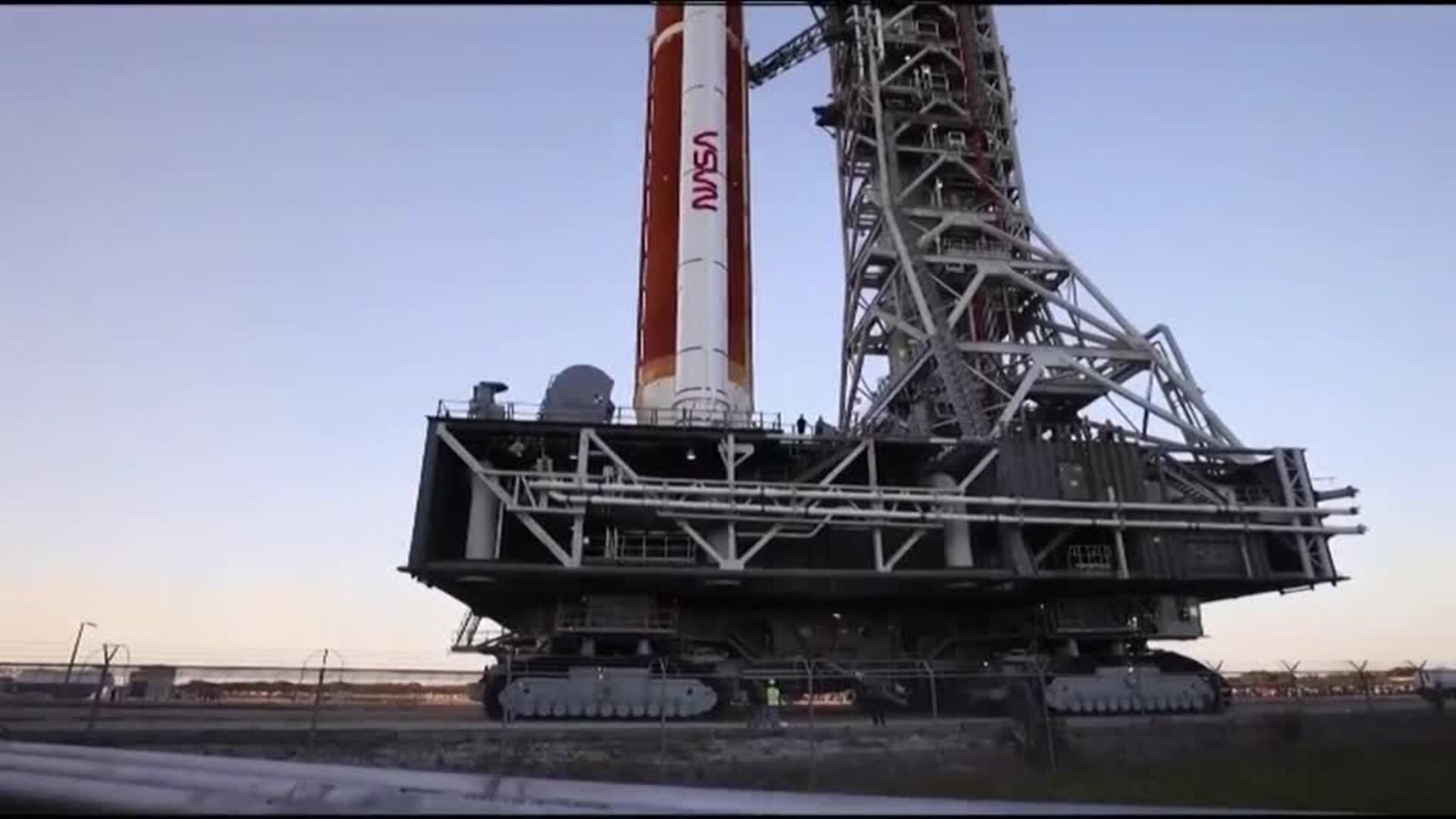 Cuenta atrás para el regreso del ser humano a la Luna | Ideal