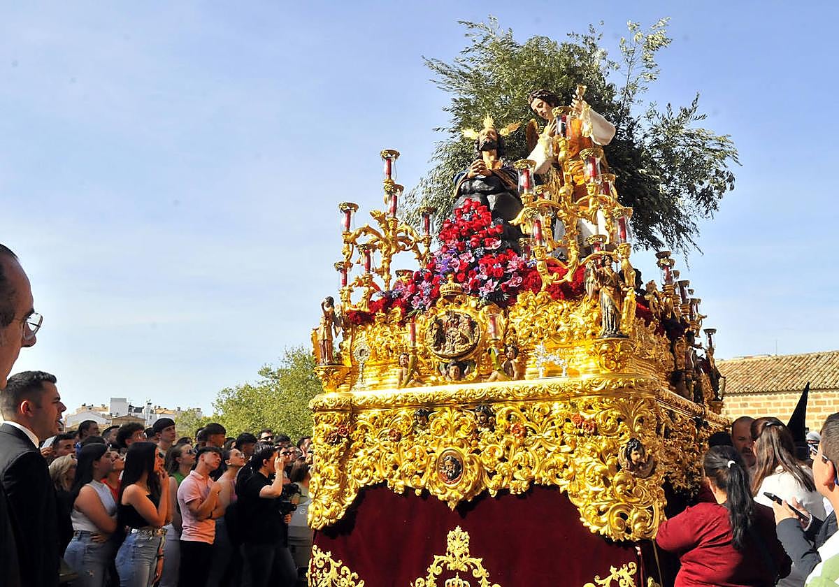 Jesús orante y su Madre de Gracia llenan de fe y belleza las calles ...