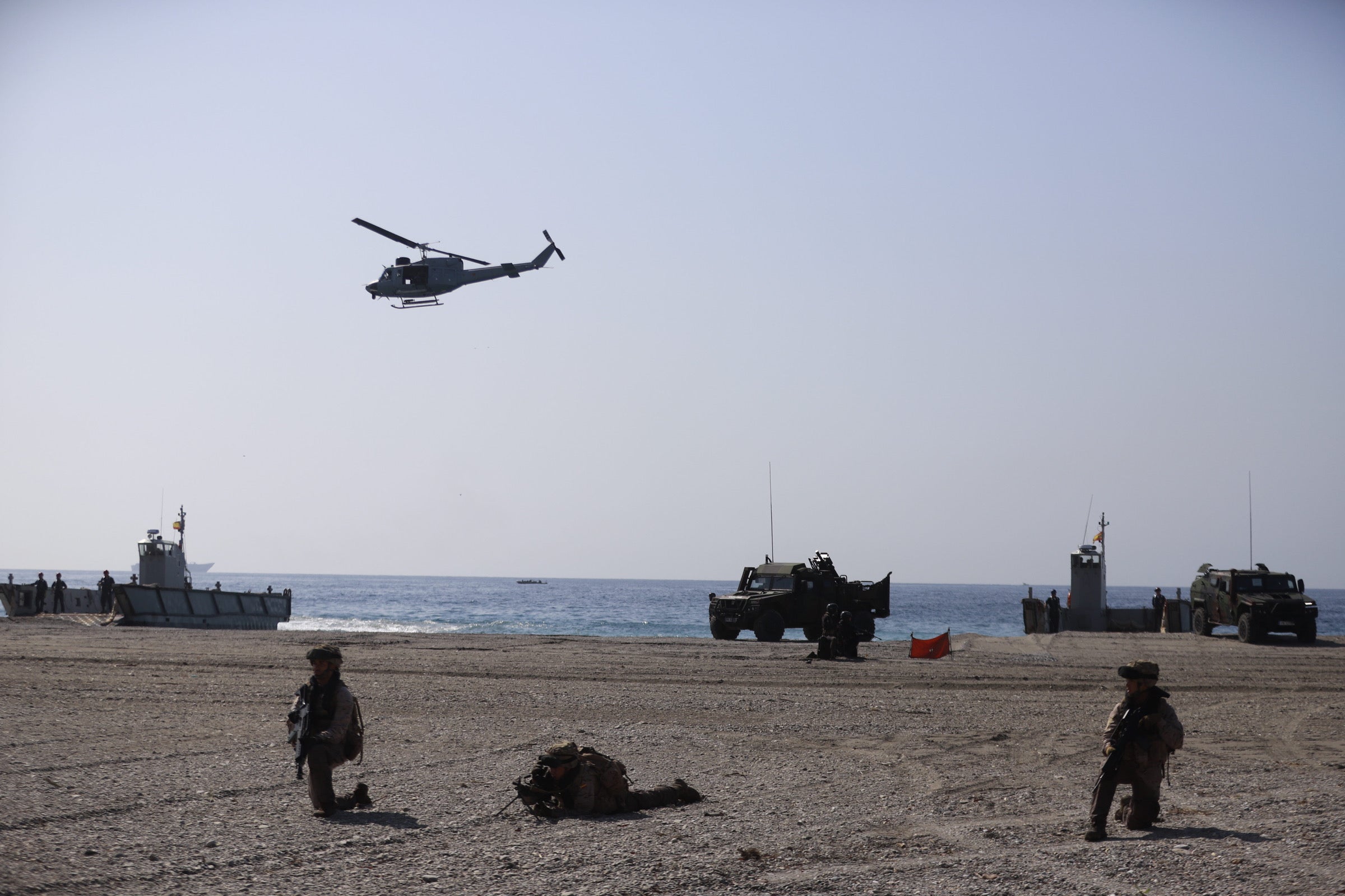 Las imágenes de la Armada española en la playa de Motril | Ideal