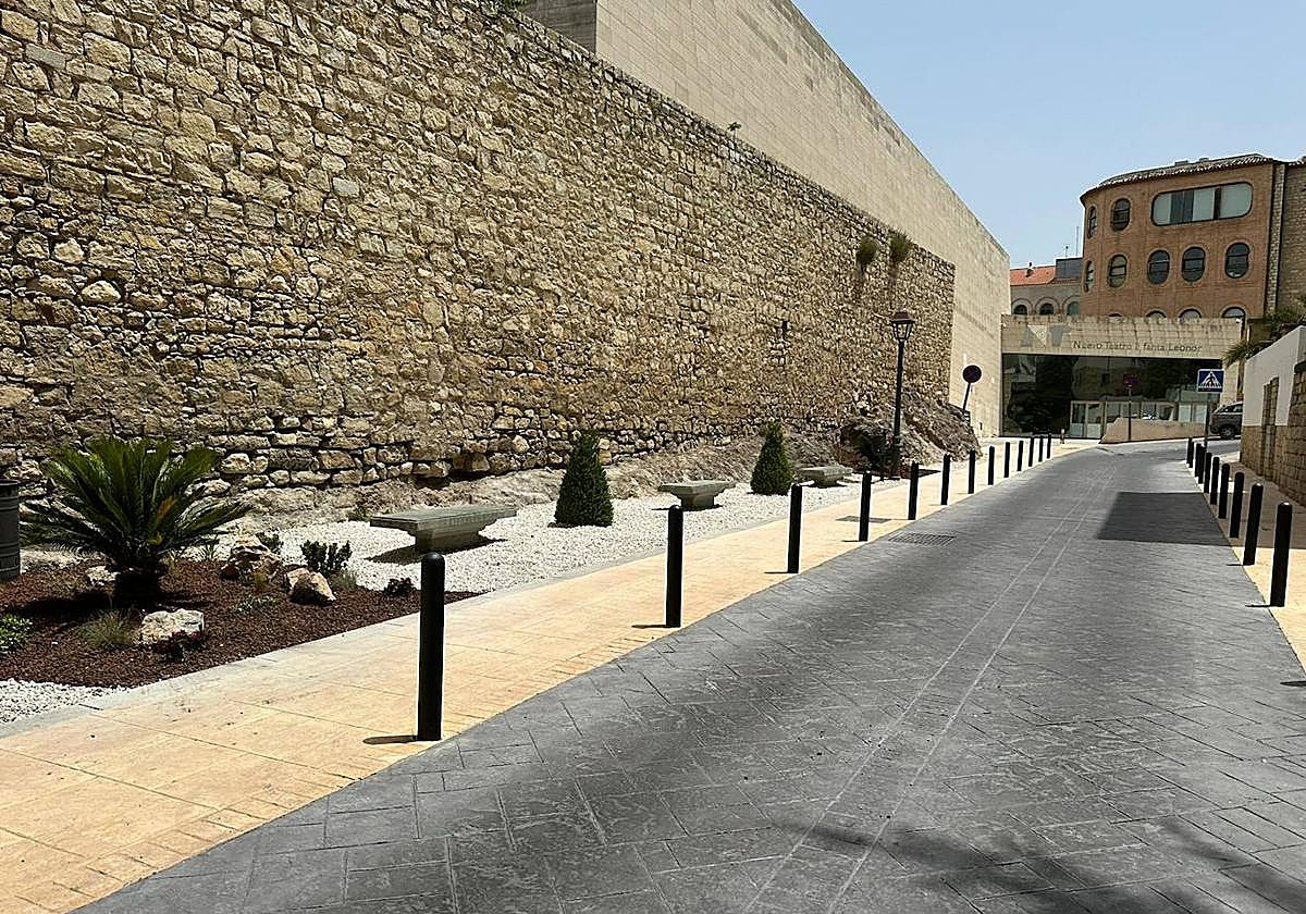 Mejora el acceso al Teatro Infanta Leonor por la calle Molino de la ...