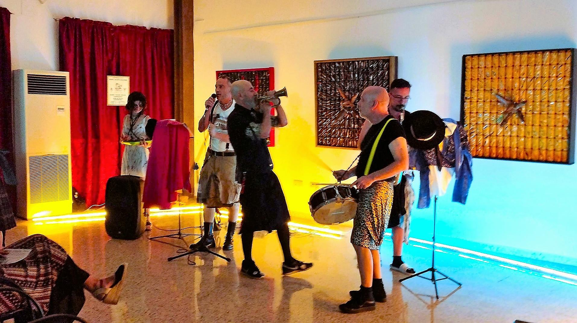 Cinco iconos de la movida madrileña llevan el arte más transgresor al ...