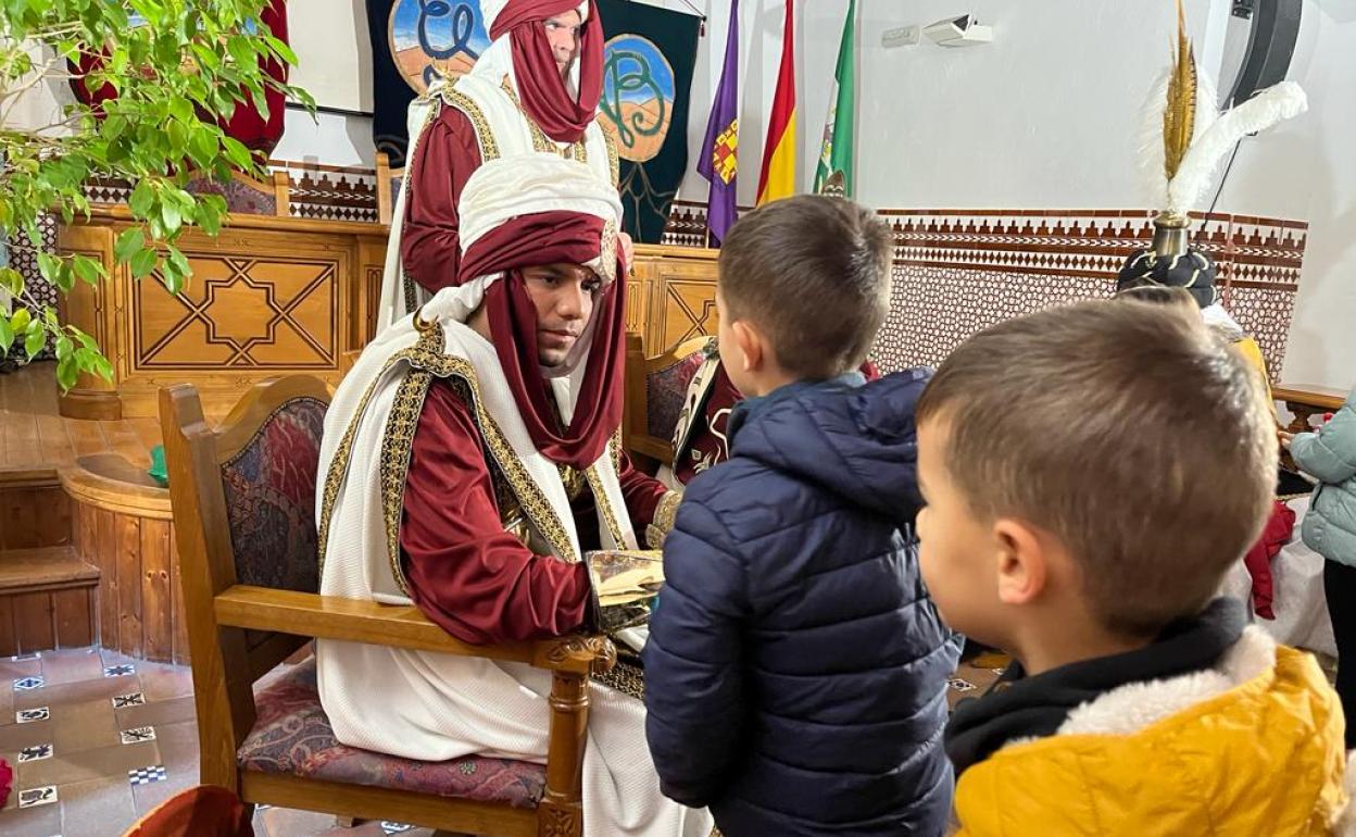 Diez toneladas de caramelos y 700 participantes para una Gran Cabalgata ...