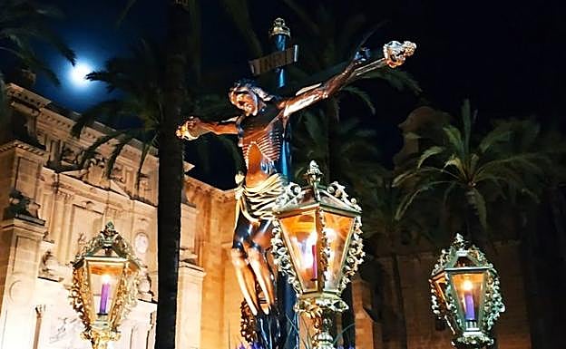 El Cristo de la Escucha llega a San Pedro para continuar la Misión ...