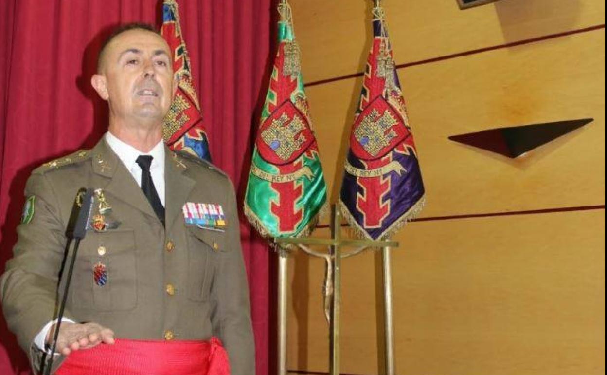 El general Vivas toma el mando de la división 'Castillejos' | Ideal