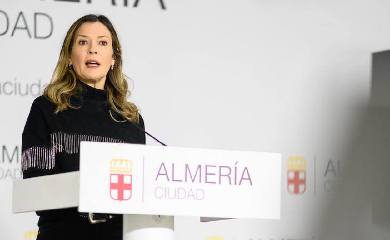 El Ayuntamiento de Almería dice afanarse en la limpieza y pide la ...