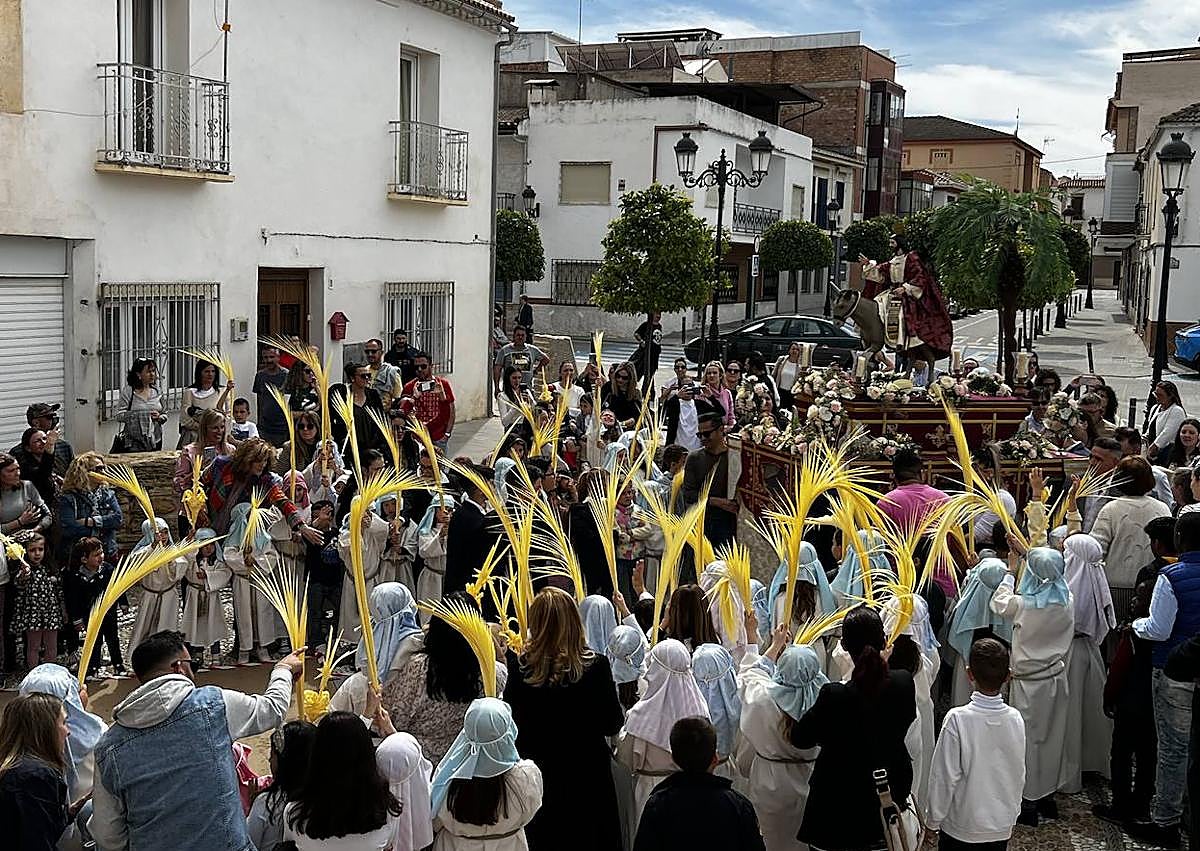 El legado infantil de la Semana Santa: la nueva Borriquita de Churriana ...
