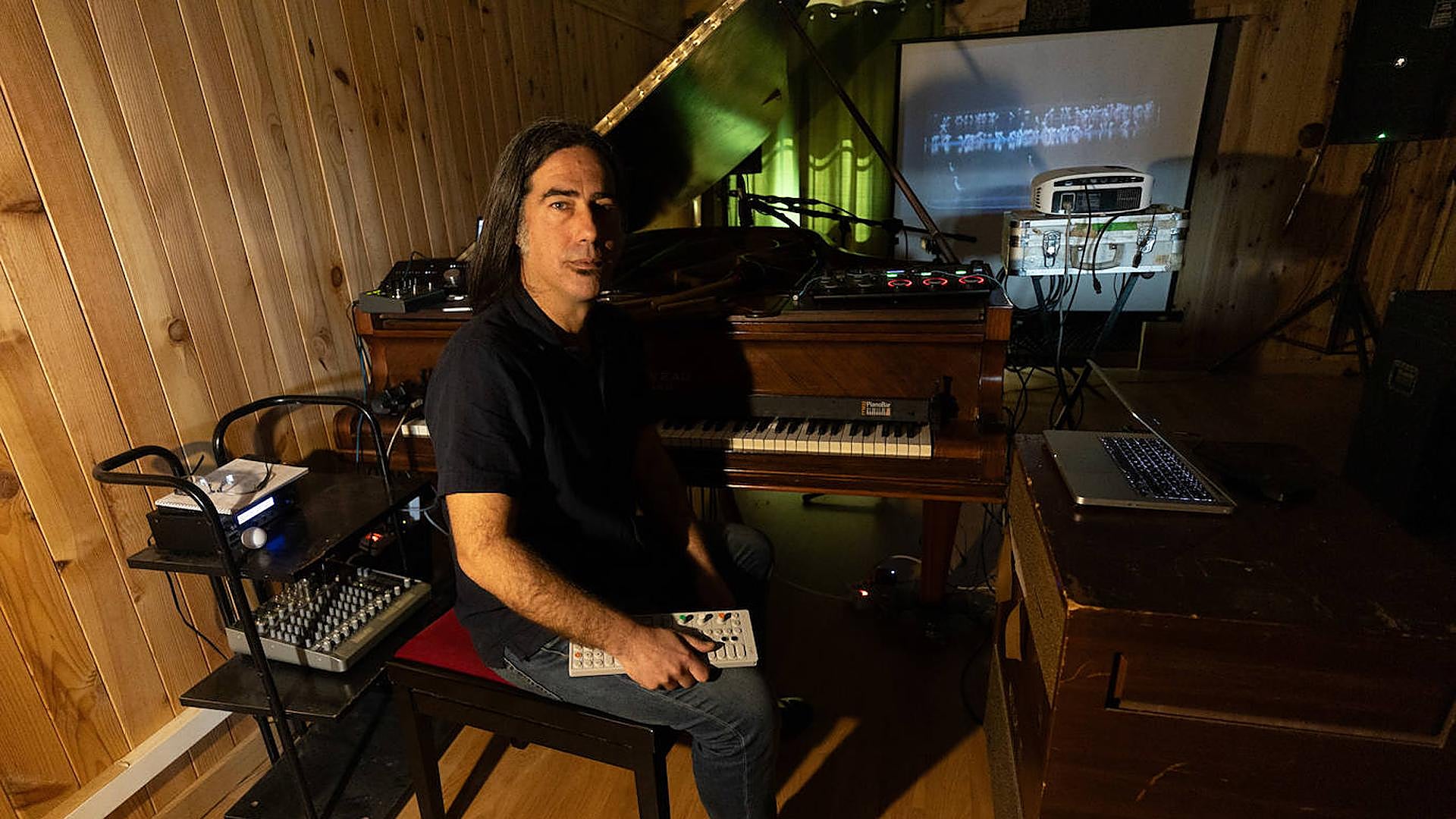 'La danza de los mundos' de JJ Machuca, un milagro sonoro y visual | Ideal