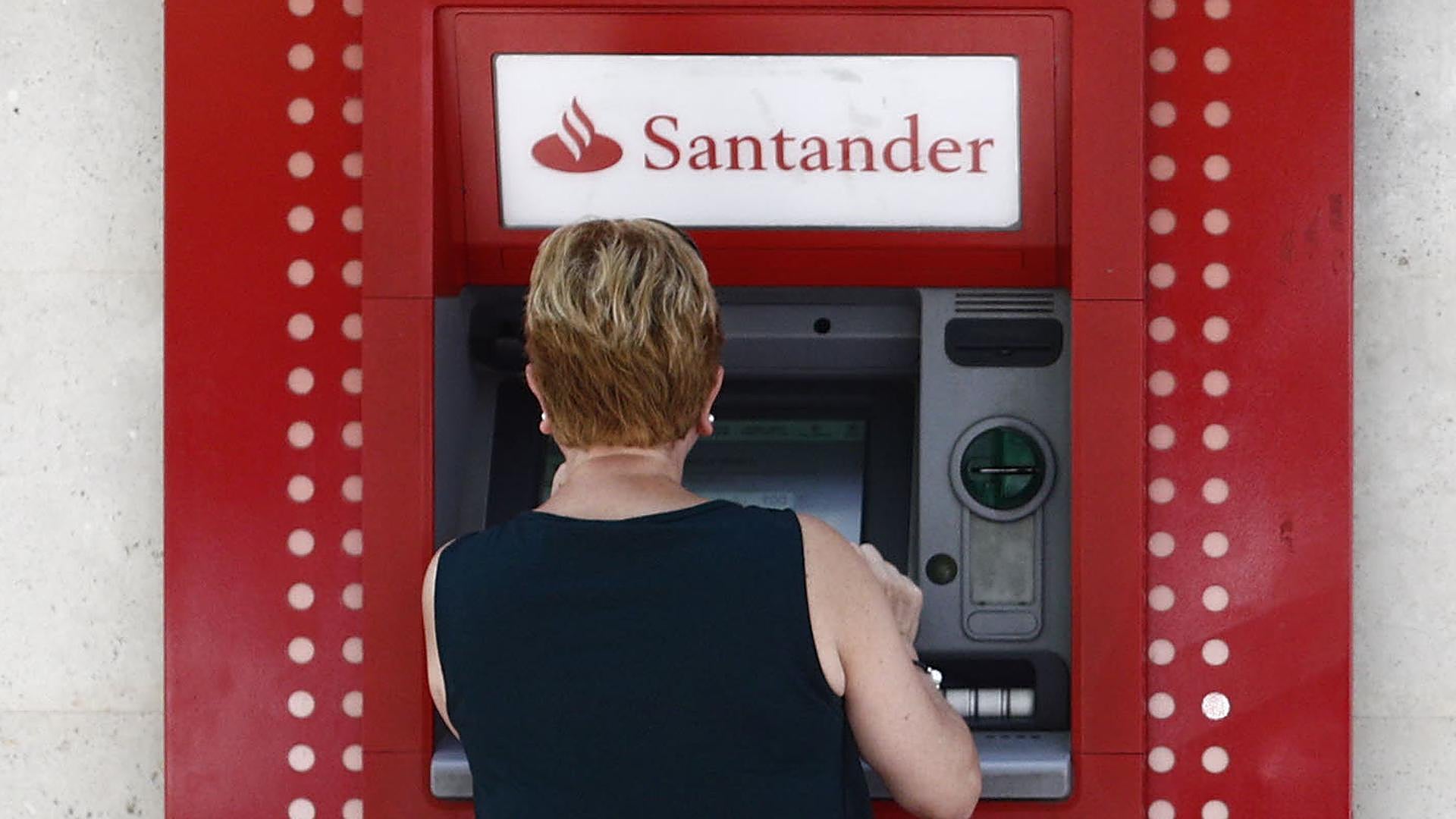 Los clientes de Banco Santander tienen novedades en los cajeros | Ideal