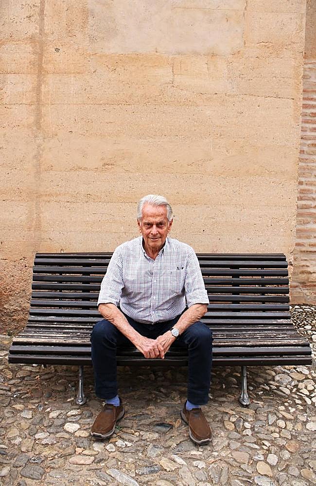 El regreso a Granada de Eduardo Strauch, superviviente de 'La sociedad ...