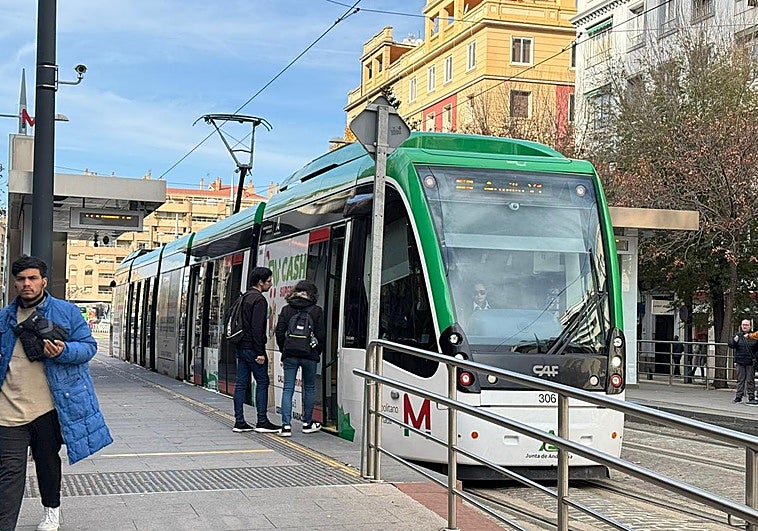 El metro de Granada comienza a funcionar con normalidad tras seis horas ...