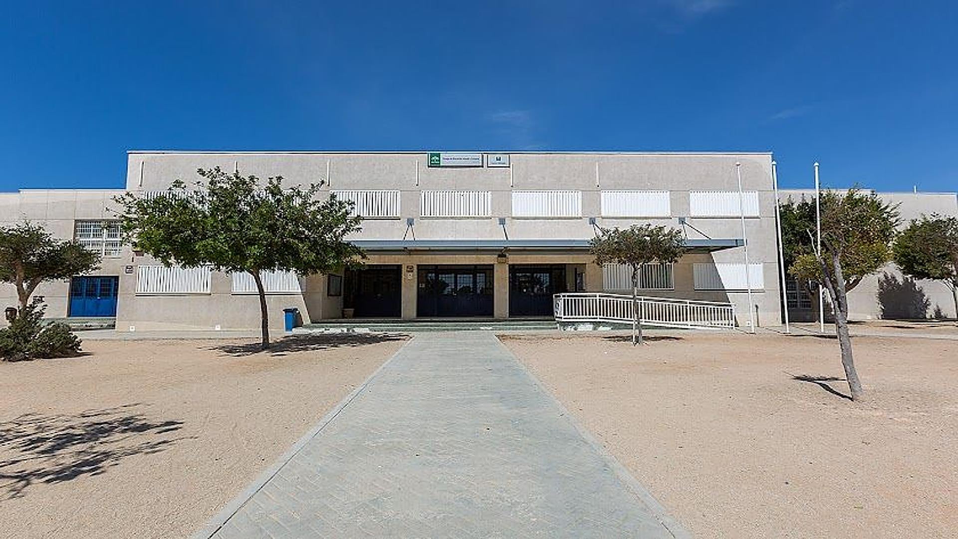 Dejan sin conserje durante casi dos semanas al colegio Torremar de ...