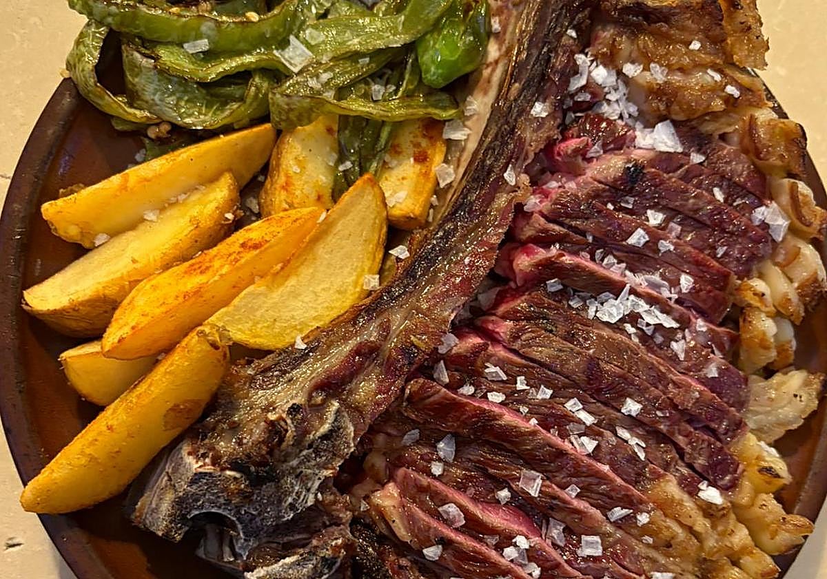 La bodega de Granada que triunfa a base de «carne, vino y pasión» | Ideal