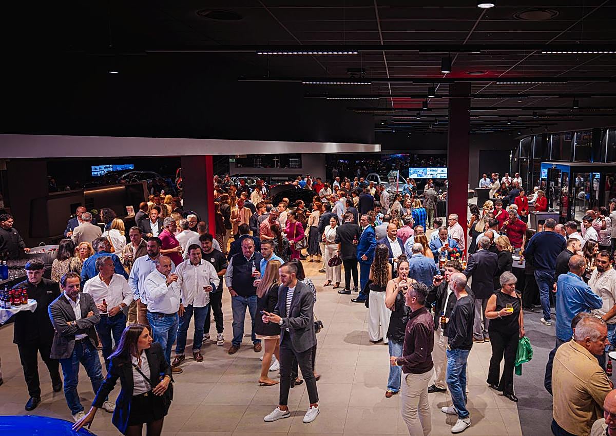 Granada Premium presenta el nuevo Mercedes-Benz CLA en una noche ...