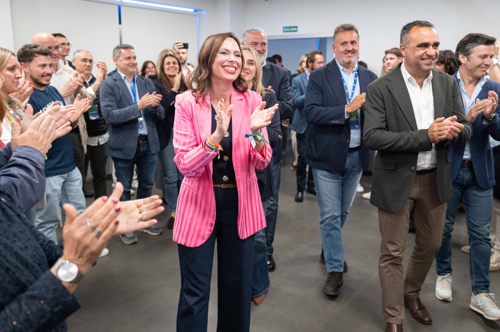 Los populares granadinos celebran la victoria en un noche agridulce | Ideal