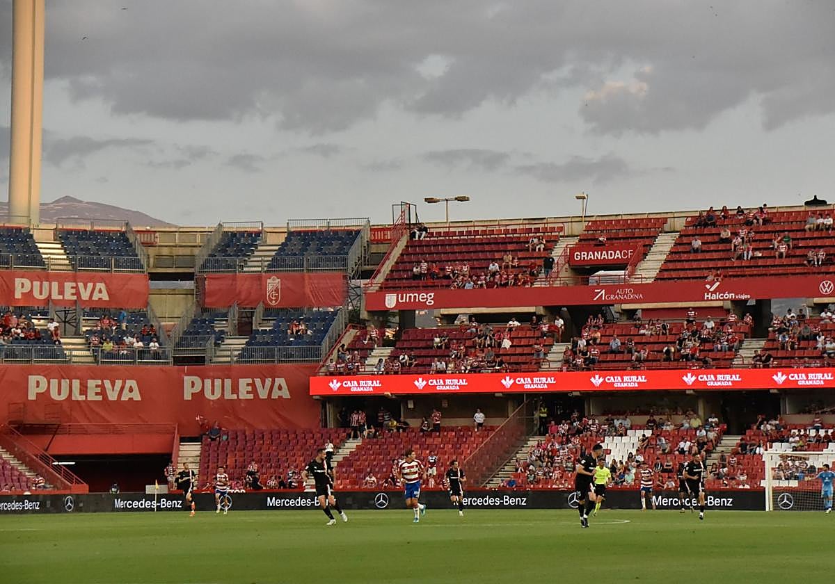 Ambiente: Un adiós desangelado en el Granada CF | Ideal