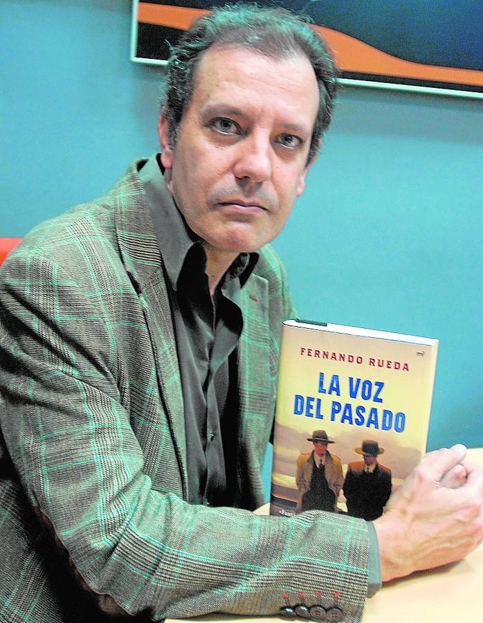 Fernando Rueda: «Los agentes secretos odian a James Bond» | Ideal