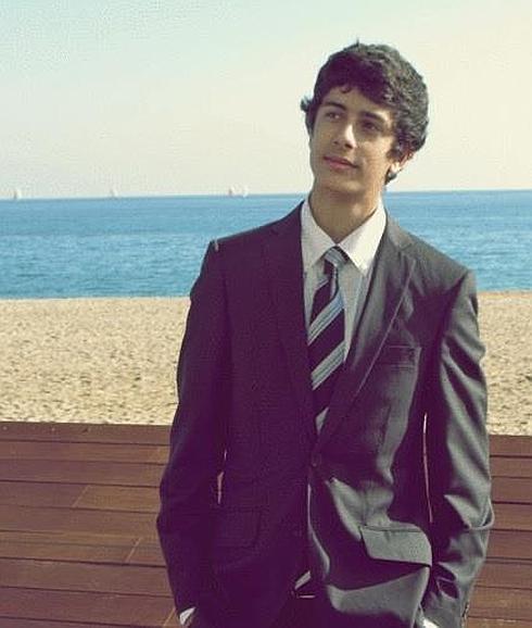 Un estudiante de 20 años gana la batalla a Ada Colau por la Selección ...