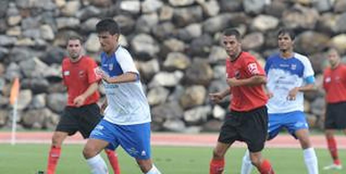 Alexis de Paz y Aitor Pons cierran la plantilla de la Unión | La Gaceta ...