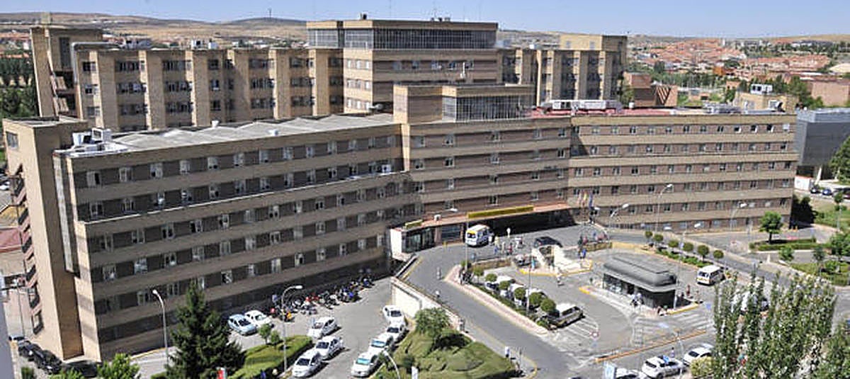 Sacyl ahorrará 15.000 euros al mes en teléfono en el Hospital | La ...