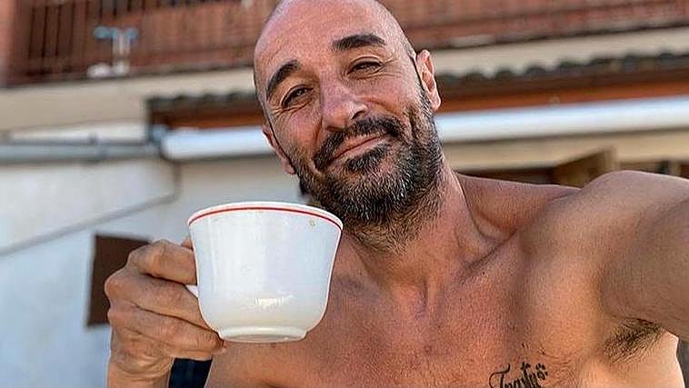 El popular actor Alain Hernández presume de Sotoserrano en sus redes ...