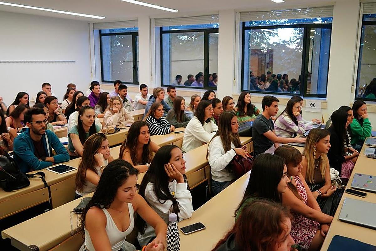 El 42% de los grados llenan sus plazas de ingreso e incluso están por encima | La Gaceta de ...