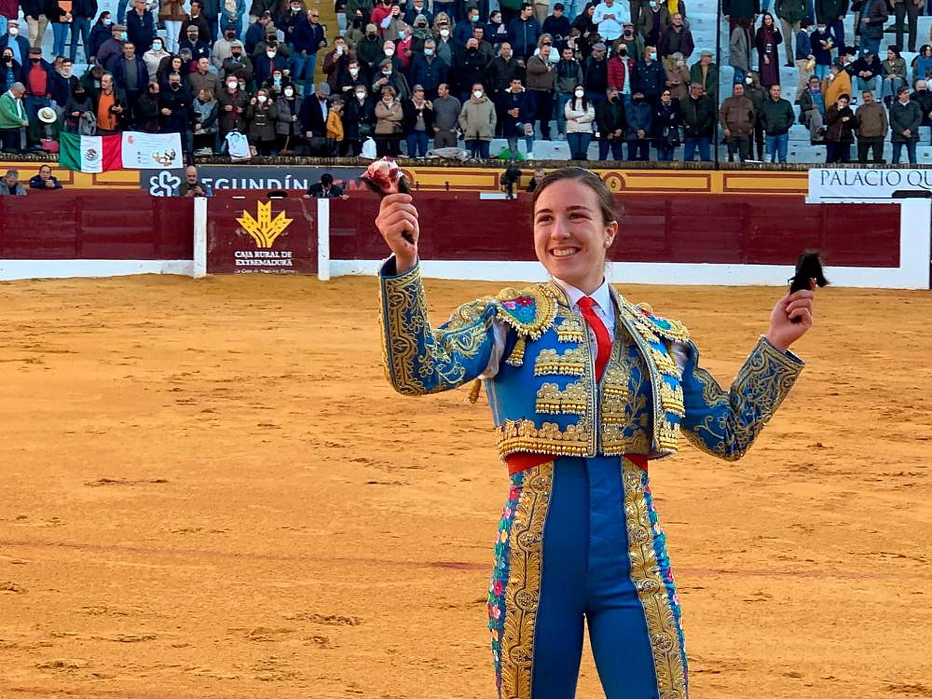 Raquel Martín, De la Calzada e Ismael Martín, en la novillada de ...