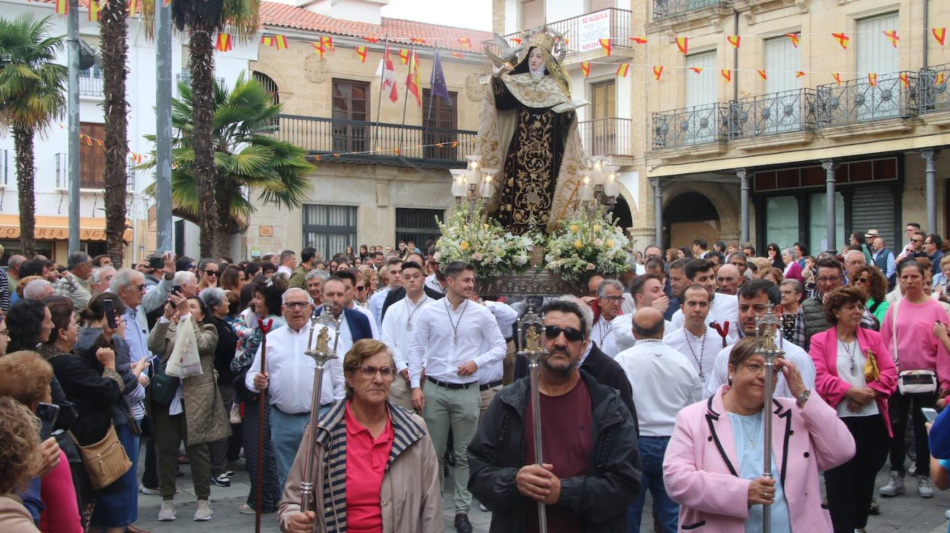 La salida de Santa Teresa marca el inicio de las fiestas en Alba | La ...