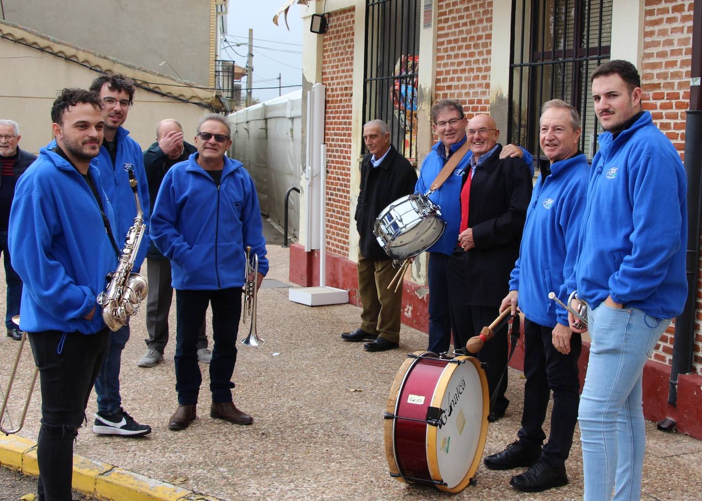 Tres himnos nacionales y jotas en Villaflores para San Martín | La ...