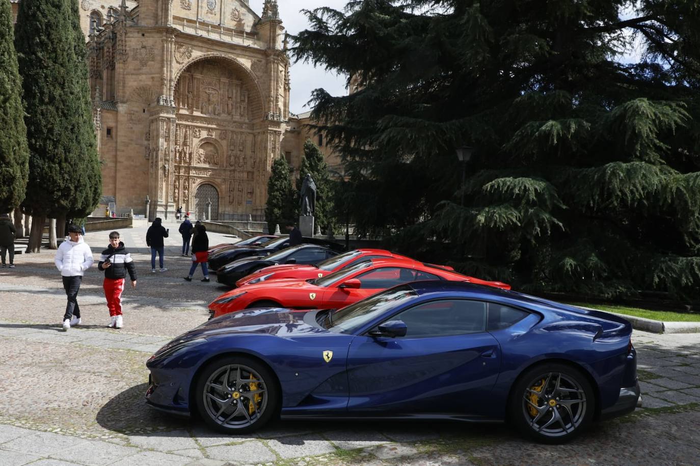 Seis espectaculares 'Ferrari' sorprenden a los salmantinos en pleno ...