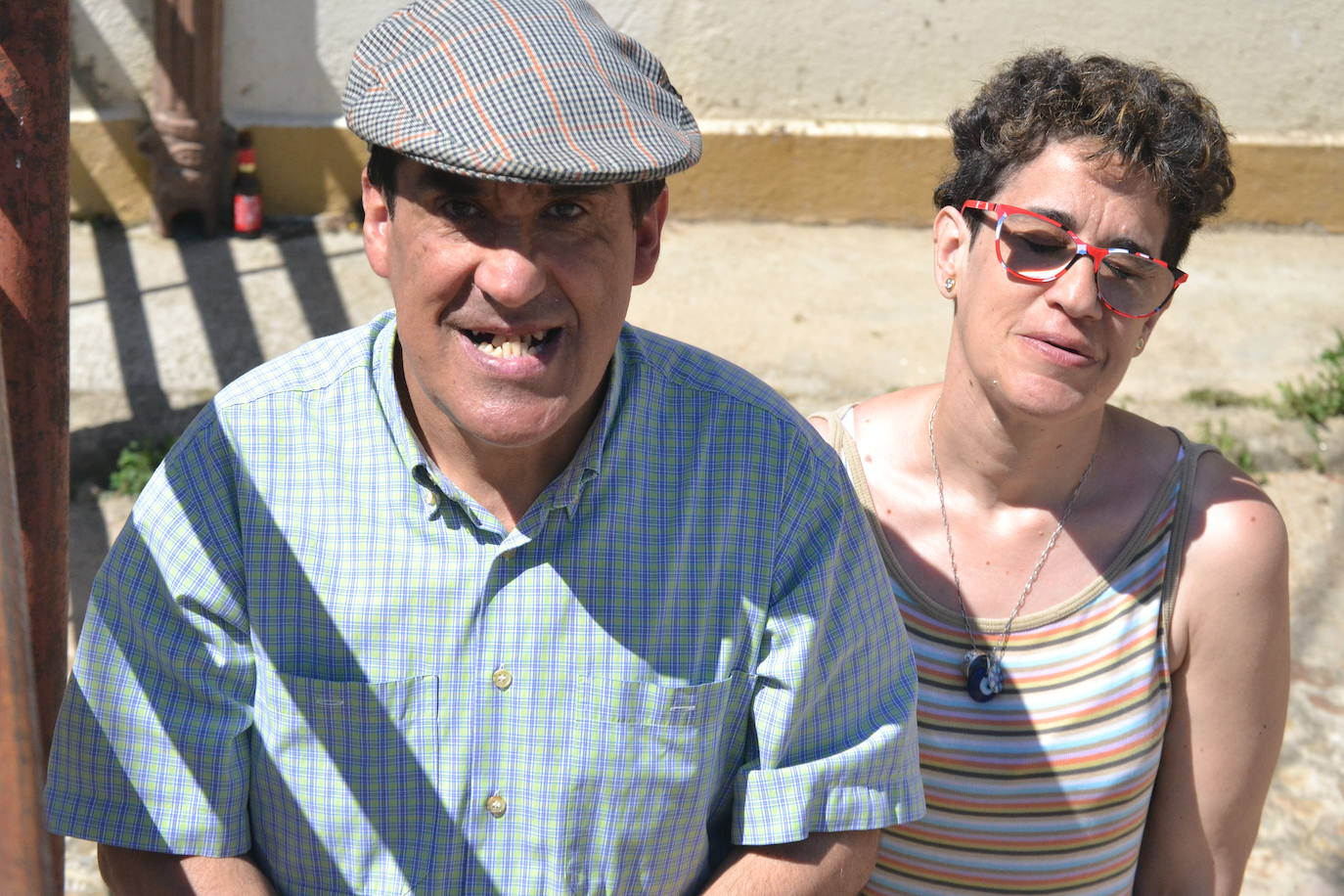 Vibrante y raudo paso de Valdefresno por las calles de Hinojosa | La ...