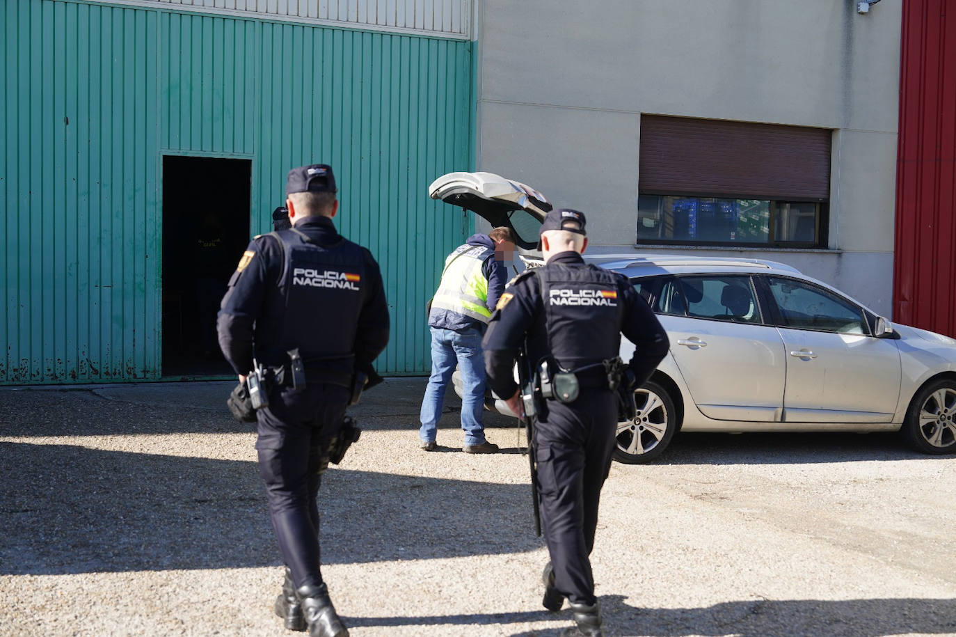 Redada en una nave del Polígono Industrial El Montalvo en una operación ...