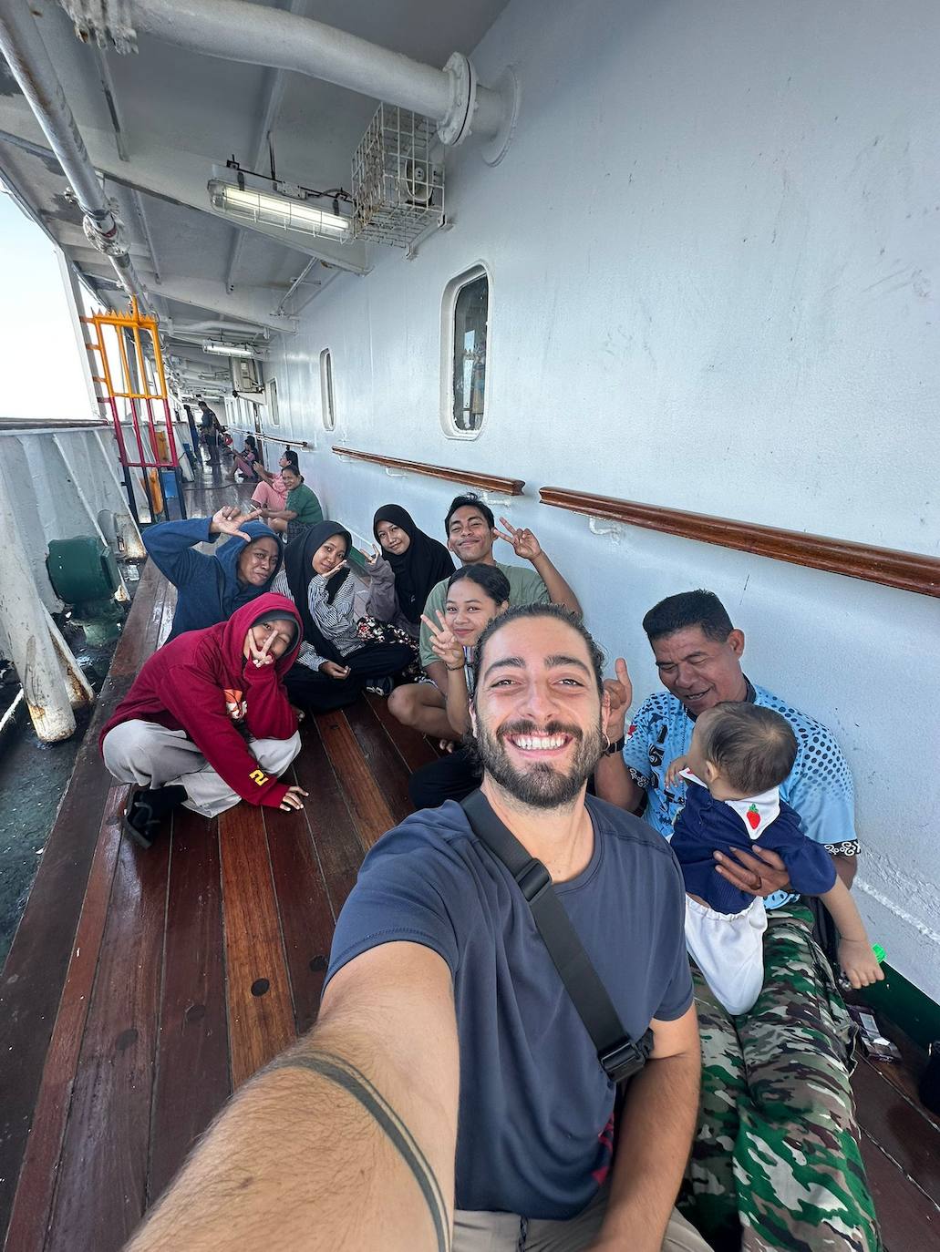 Adrián Lafuente, mil días dando la vuelta al mundo al estilo 'náufrago ...