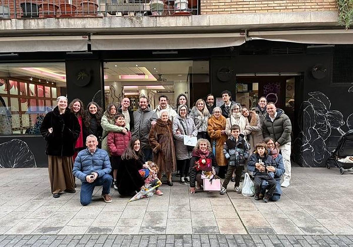 Cumple de Ana Carranza de Frutos: 100 años con su familia | La Gaceta ...