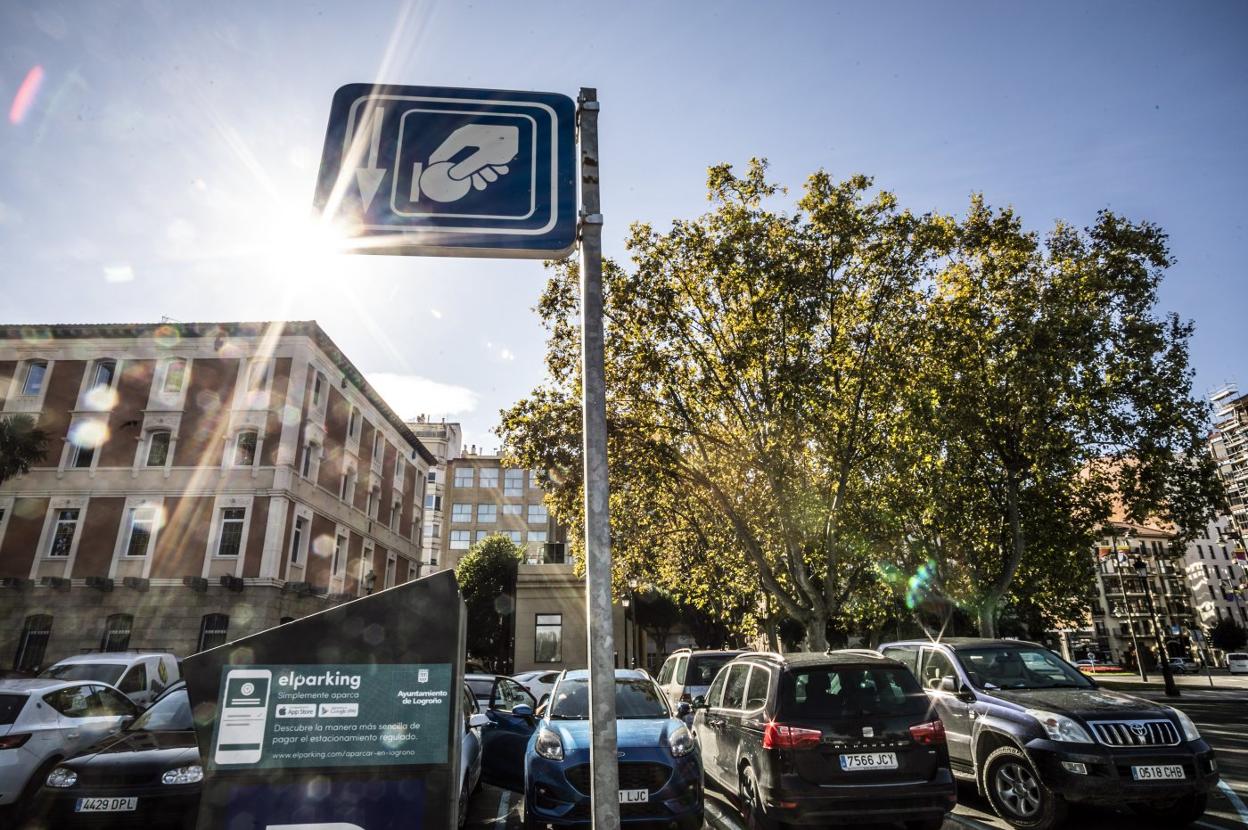 Tres empresas optan al contrato de la ORA, cuya renovación sigue tras ... Tres empresas optan al contrato de la ORA, cuya renovación sigue tras ...